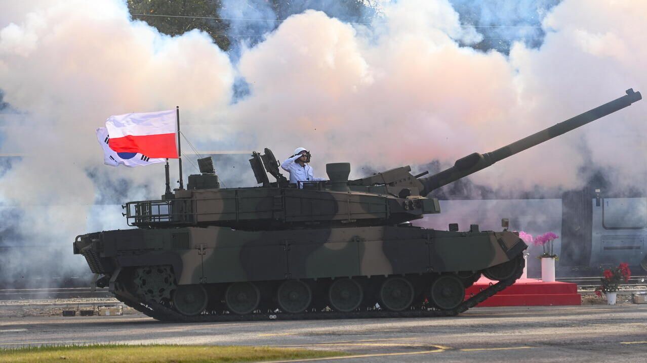 Czołgi K2 przywieziono do bazy w Braniewie. Co potrafią czołgi K2 Black Panther? | TVP INFO