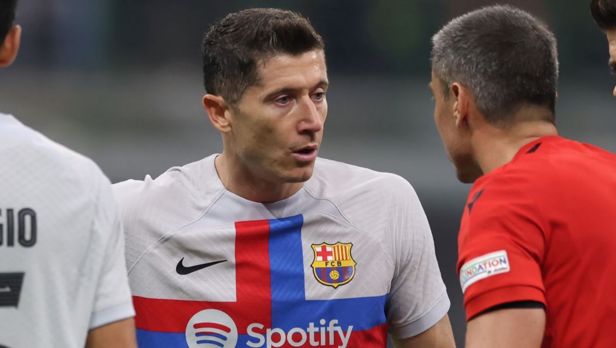 Robert Lewandowski wyleciał z boiska w meczu z Osasuną. Czerwona kartka ... Robert Lewandowski wyleciał z boiska w meczu z Osasuną. Czerwona kartka ...