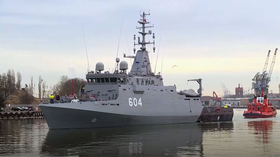 Niszczyciel min ORP Jaskółka przechodzi pierwsze próby morskie