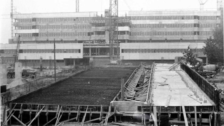Budowa Instytutu Centrum Zdrowia Matki Polki na archiwalnych zdjęciach