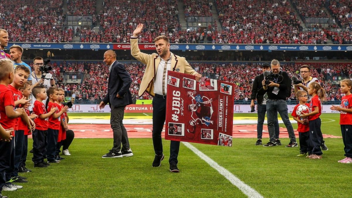 Jakub Błaszczykowski pożegnany przez Wisłę Kraków, kibiców oraz kolegów ... Jakub Błaszczykowski pożegnany przez Wisłę Kraków, kibiców oraz kolegów ...
