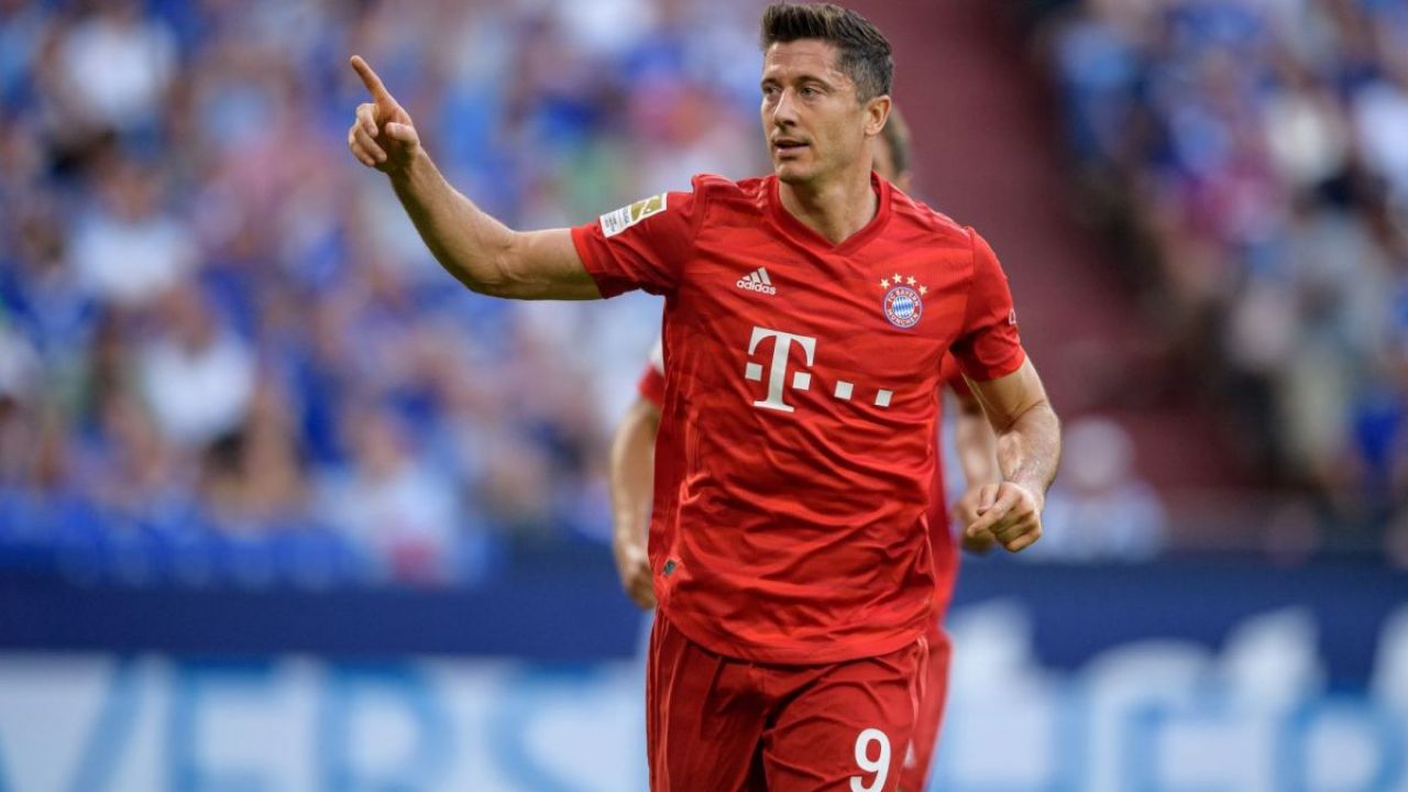 Robert Lewandowski FIFA 21. "Powinien być najlepszy w grze" | TVP SPORT