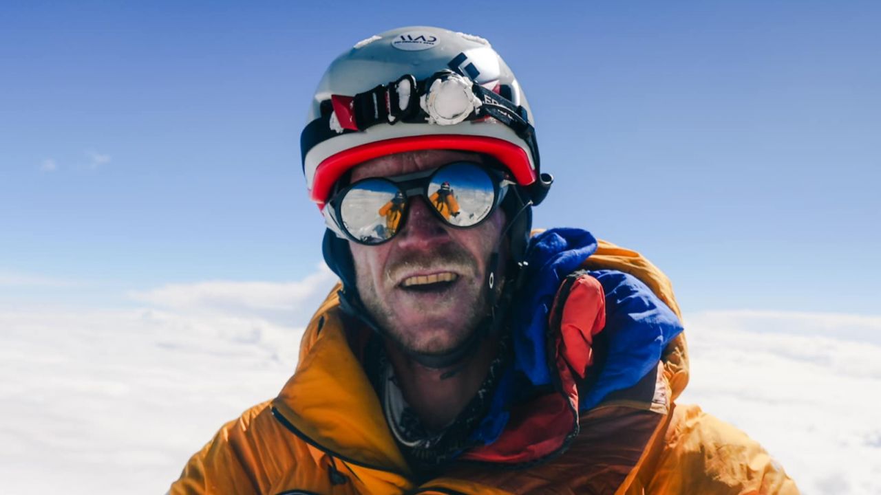 Oswald Rodrigo Pereira chce wejść zimą na Manaslu. W zespole Simone ...
